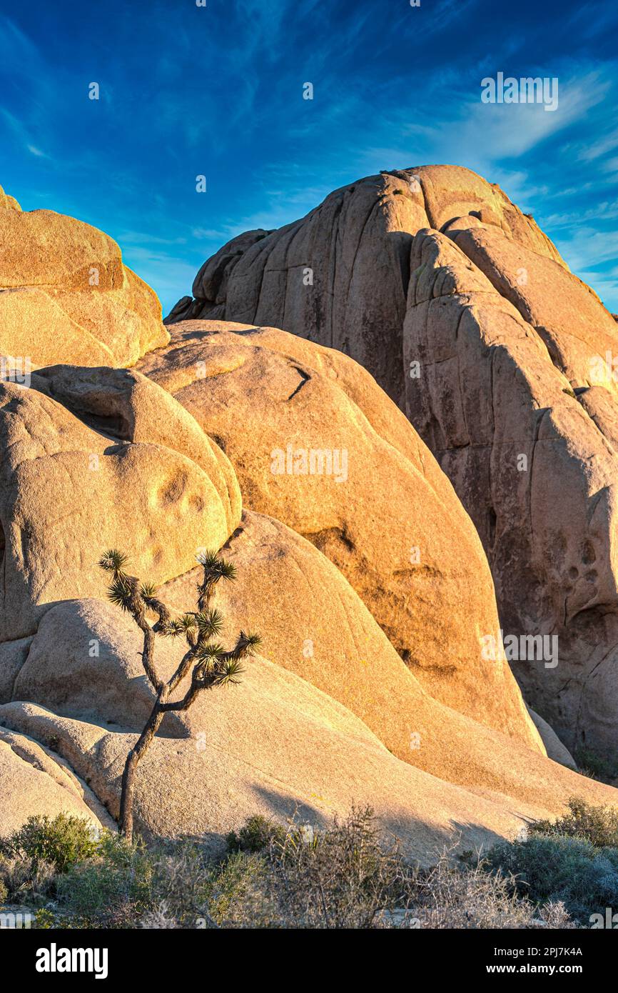 Rock scenery hi-res stock photography and images - Alamy