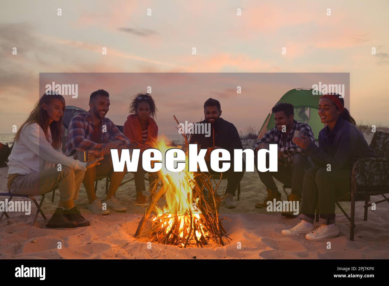 Hello Weekend. Friends sitting around bonfire on beach in evening Stock ...