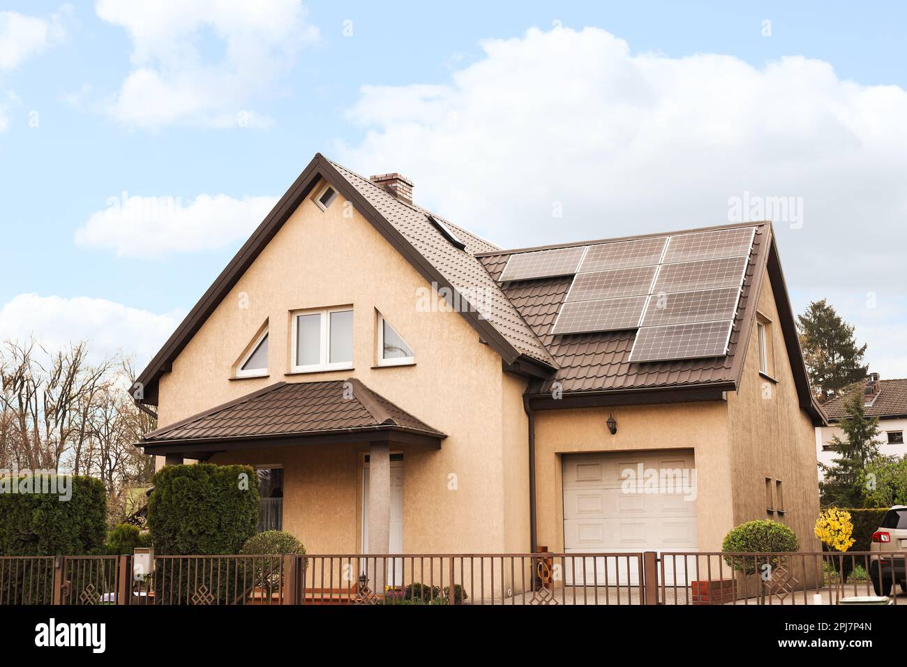 Solar system installed on top hi-res stock photography and images - Alamy