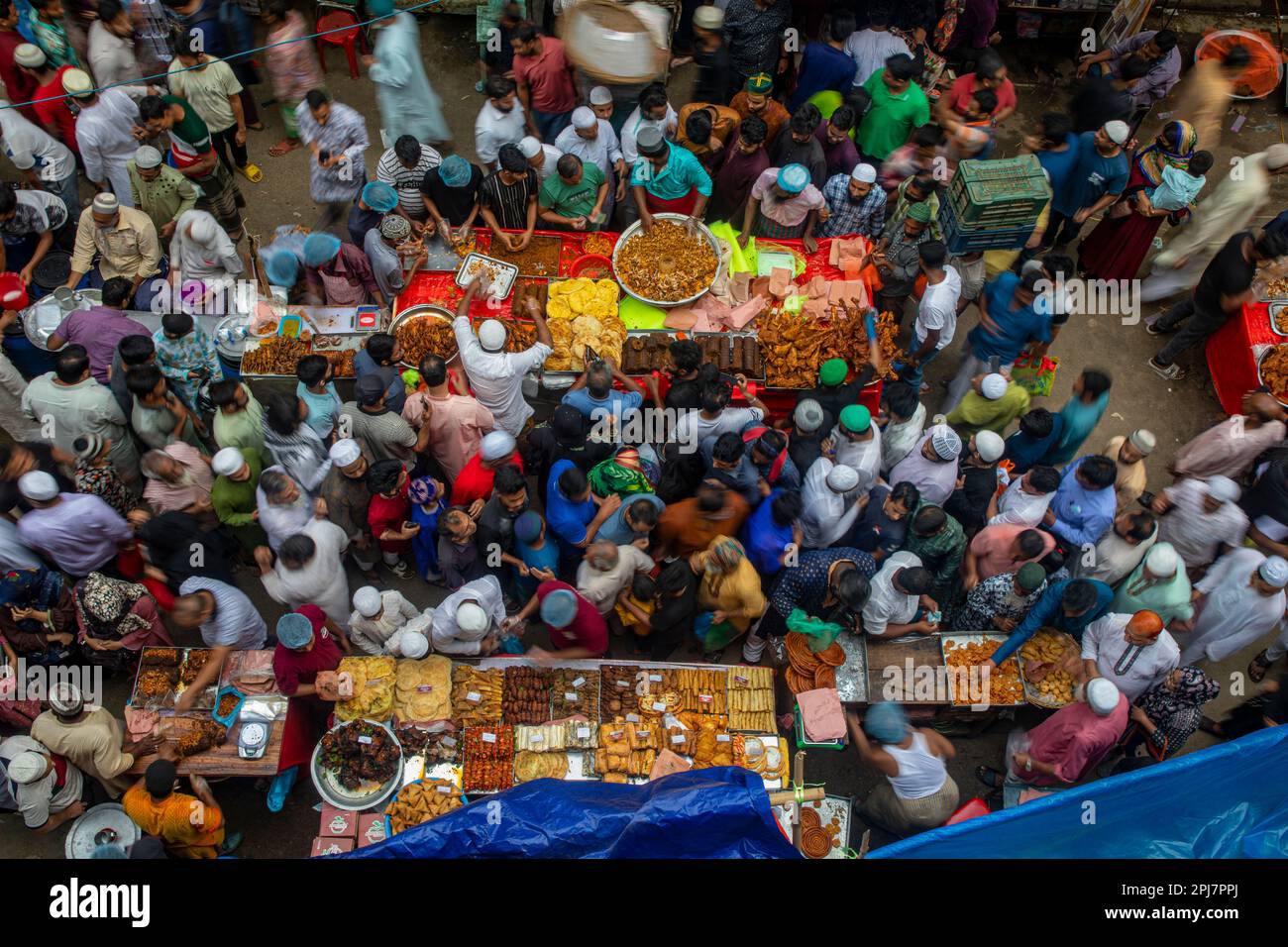 Top view or the traditional Iftar bazar at Chawkbazar on Old Dhaka. Dhaka, Bangladesh Stock ...