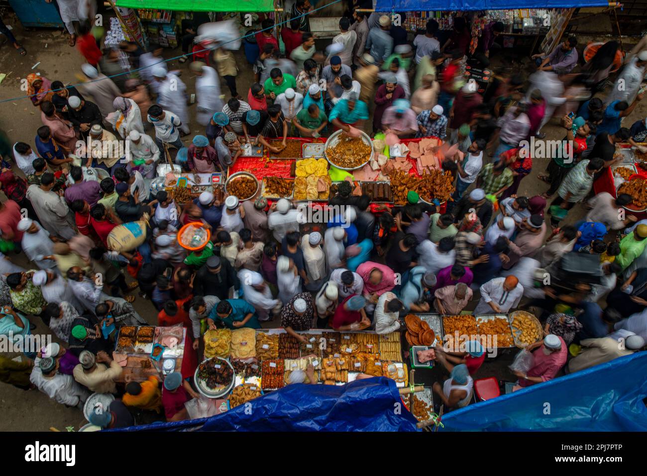 Top view or the traditional Iftar bazar at Chawkbazar on Old Dhaka. Dhaka, Bangladesh Stock ...