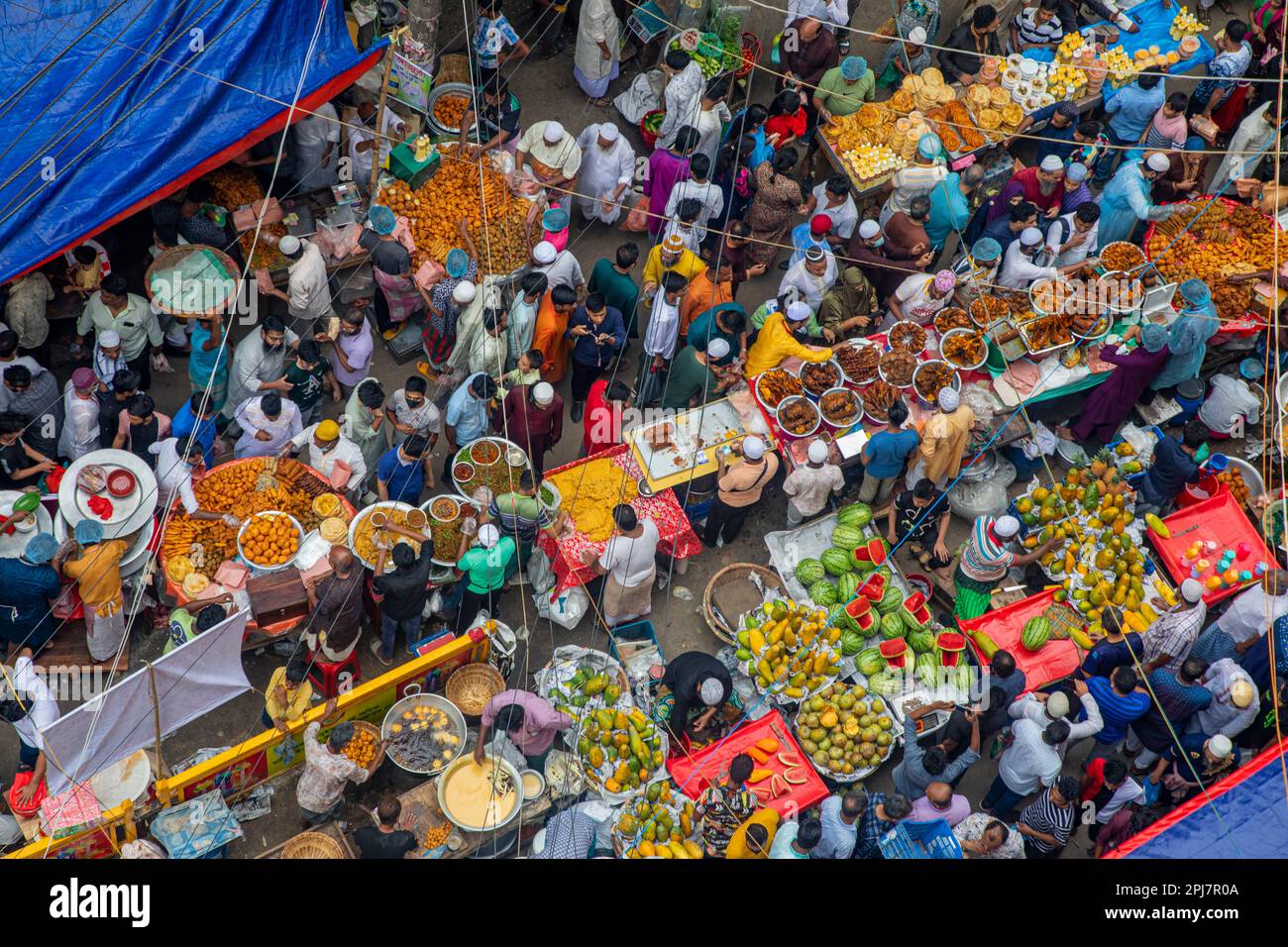 Top view or the traditional Iftar bazar at Chawkbazar on Old Dhaka. Dhaka, Bangladesh Stock ...