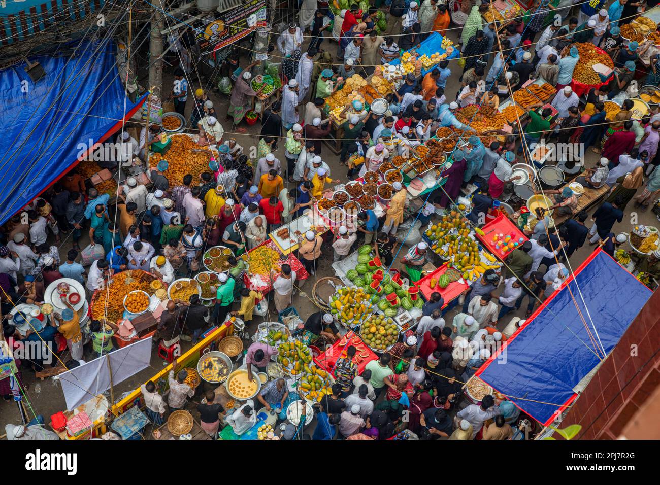 Top view or the traditional Iftar bazar at Chawkbazar on Old Dhaka. Dhaka, Bangladesh Stock ...