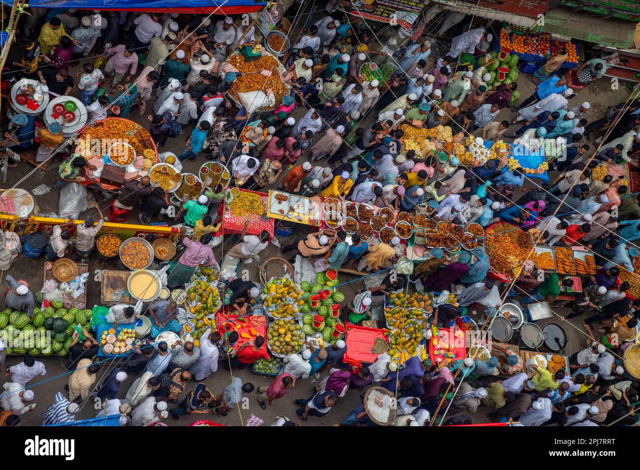Top view or the traditional Iftar bazar at Chawkbazar on Old Dhaka. Dhaka, Bangladesh Stock ...