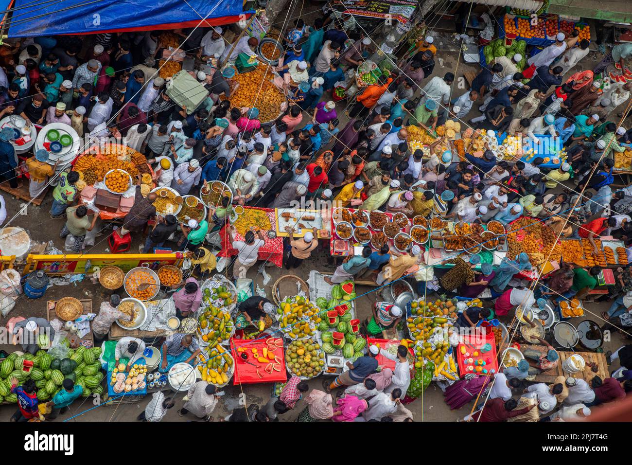 Top view or the traditional Iftar bazar at Chawkbazar on Old Dhaka. Dhaka, Bangladesh Stock ...