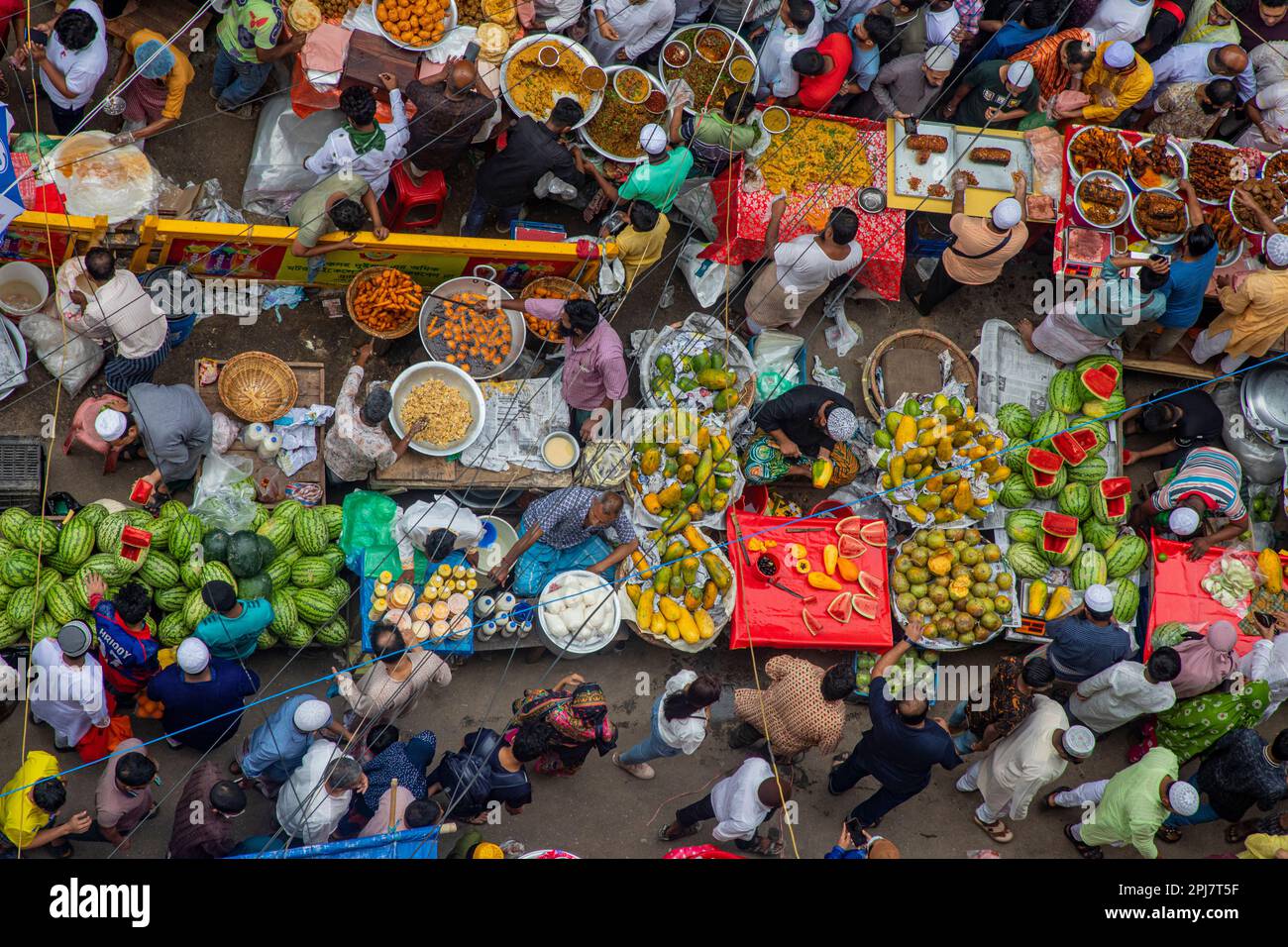 Top view or the traditional Iftar bazar at Chawkbazar on Old Dhaka. Dhaka, Bangladesh Stock ...