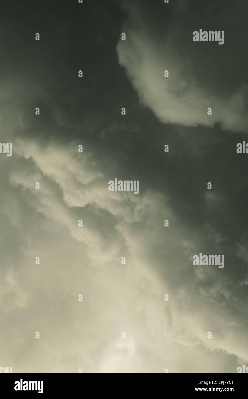 Bottom lit clouds hi-res stock photography and images - Alamy