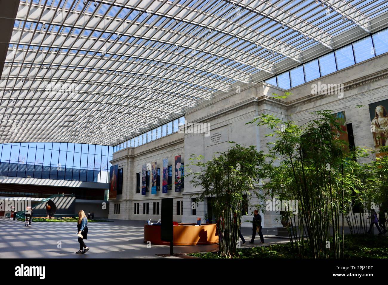 Ames atrium connecting the old and new part of Cleveland Museum of Art ...