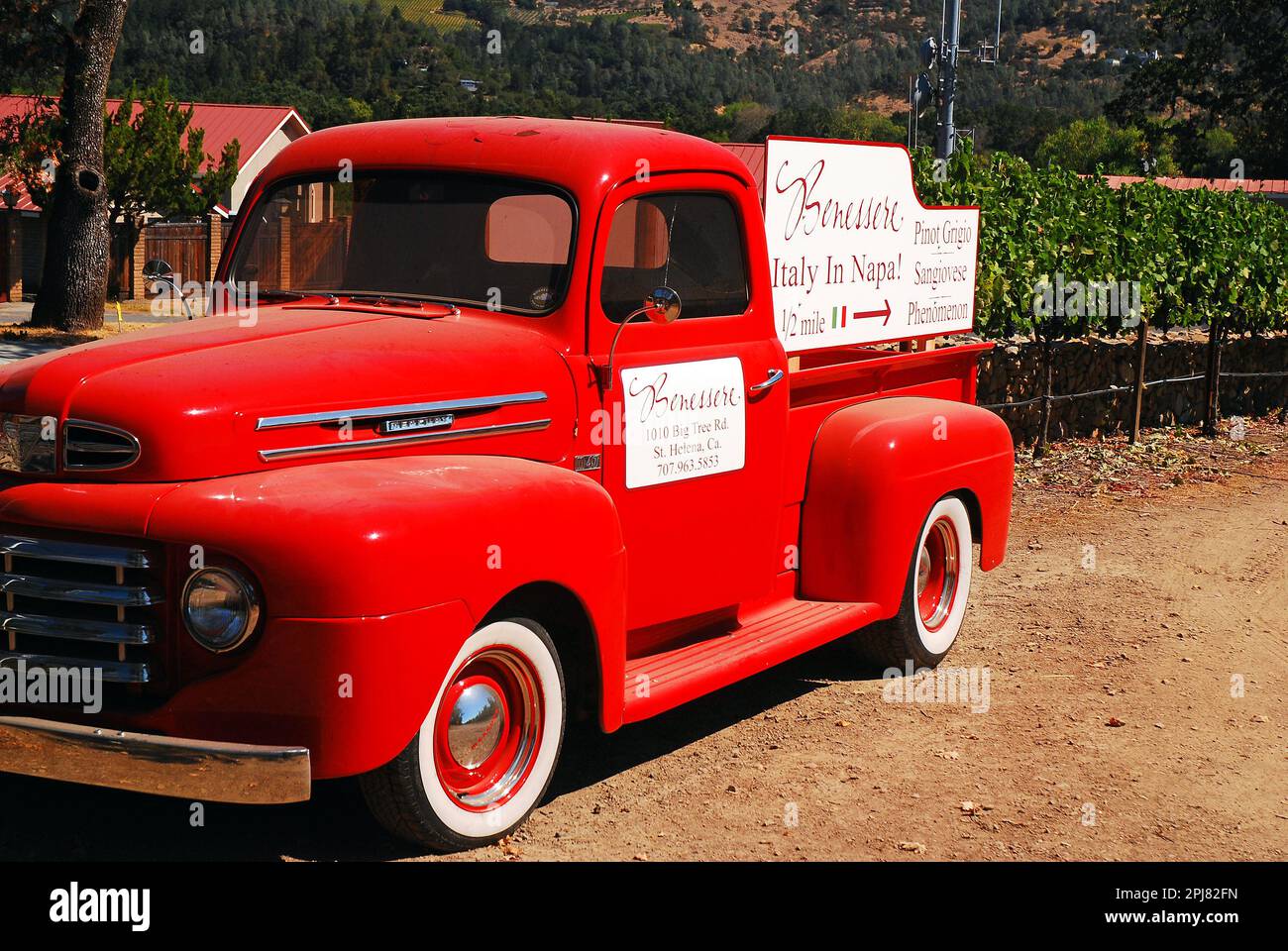 Vintage pick up truck hi-res stock photography and images - Alamy