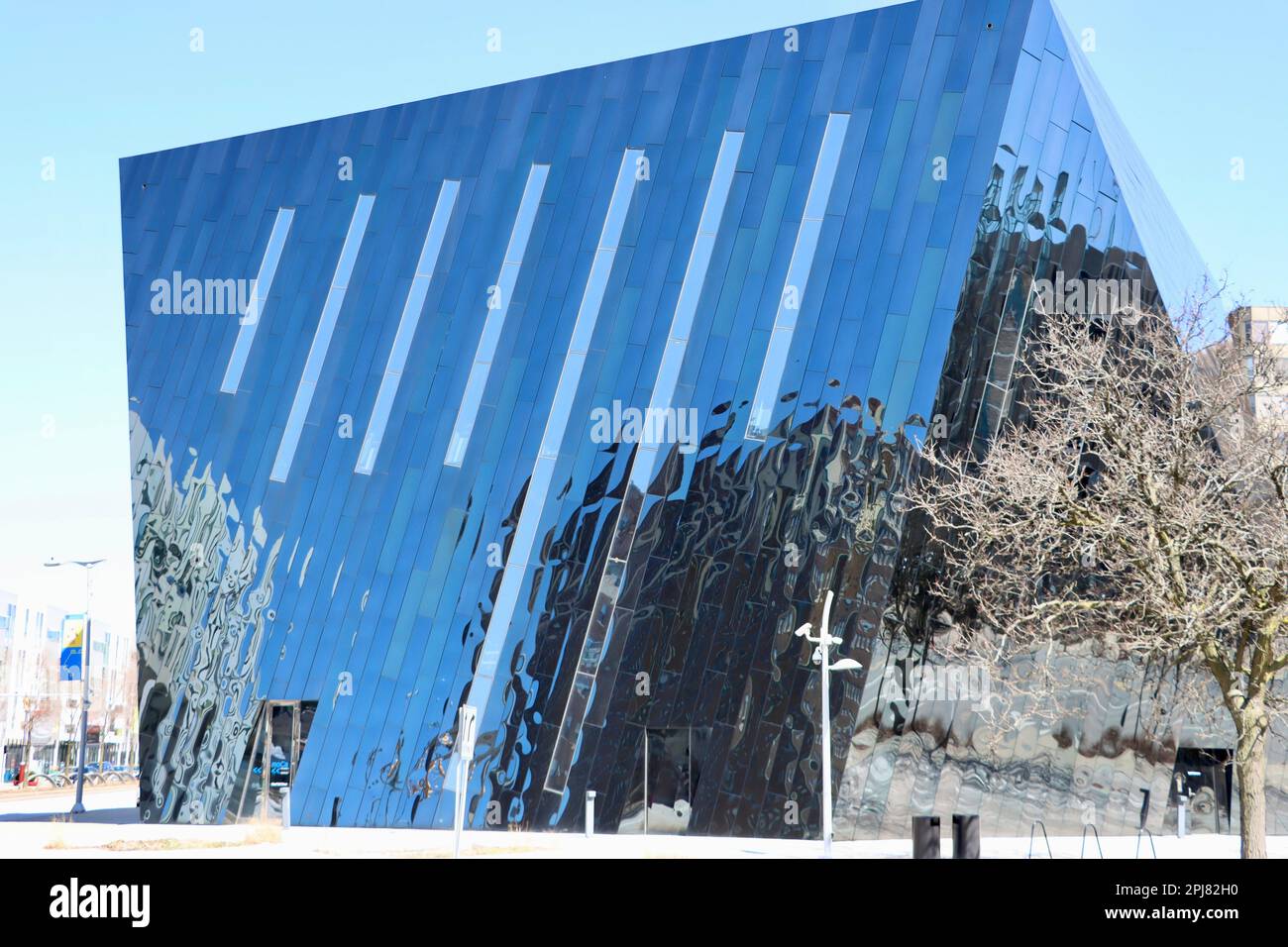 Reflections off the wall of MOCA, Museum of Contemporary Art in ...