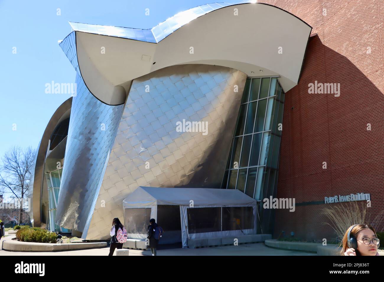 Frank Gehry designed Peter B Lewis building of Weatherhead School of ...