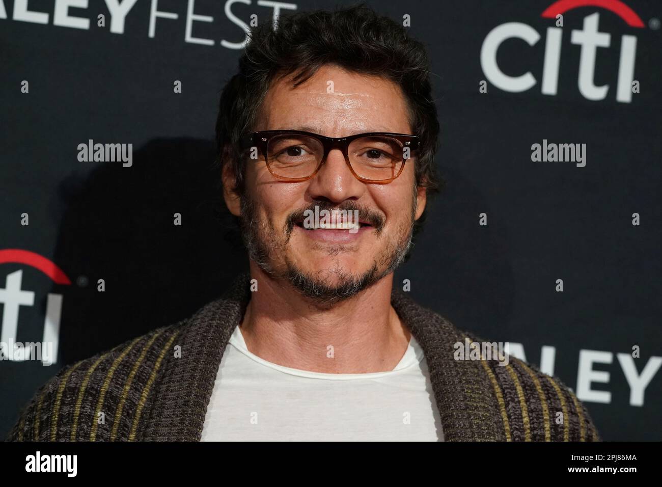 Pedro Pascal arrives at a screening of "The Mandalorian" during ...