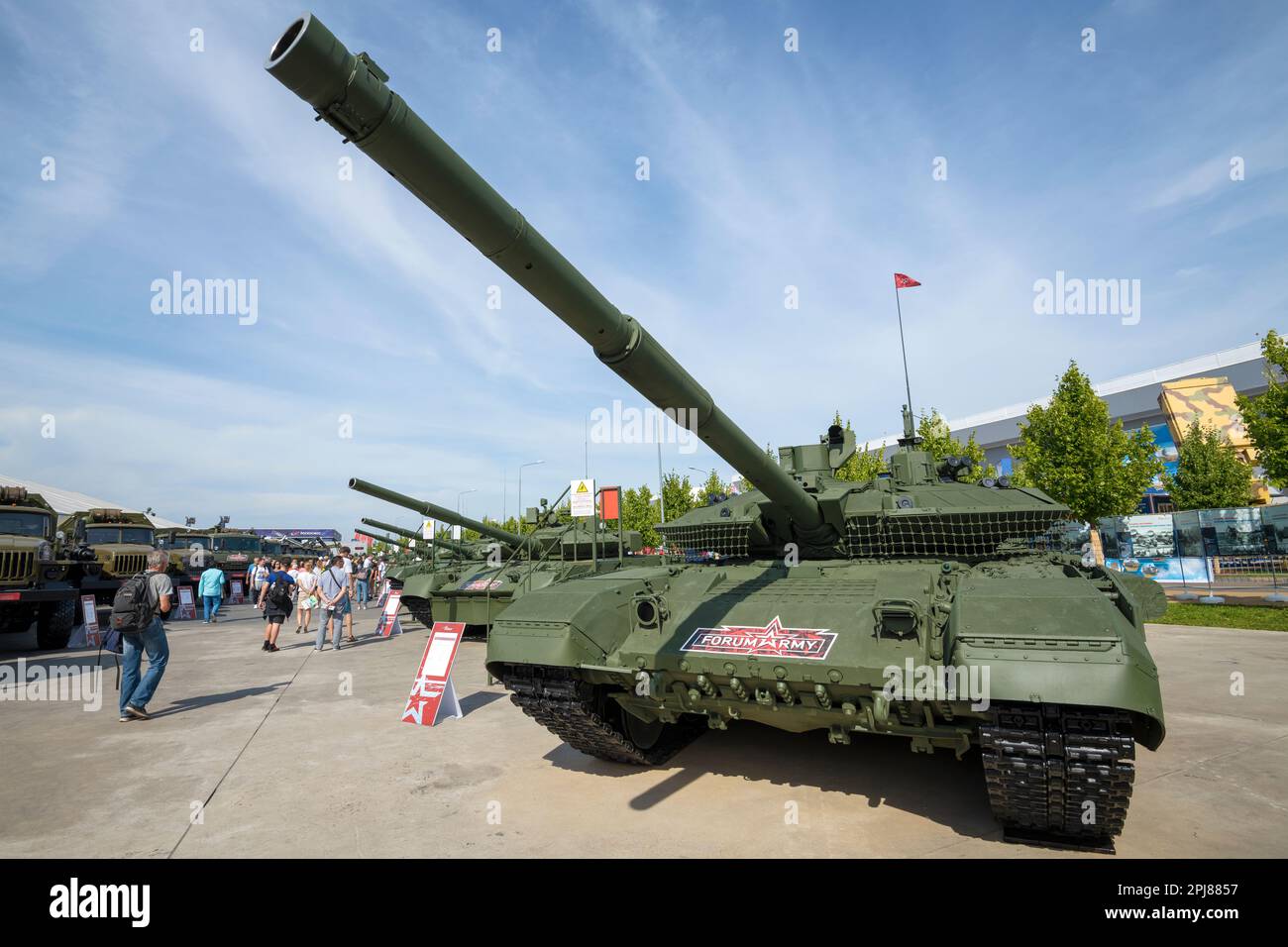 T 90m tank hi-res stock photography and images - Alamy