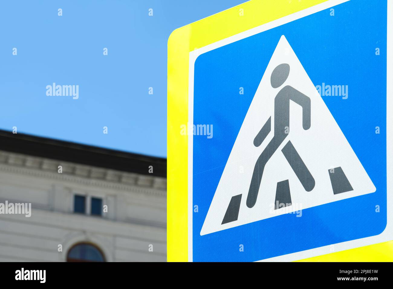 Pedestrian crossing traffic sign hi-res stock photography and images ...