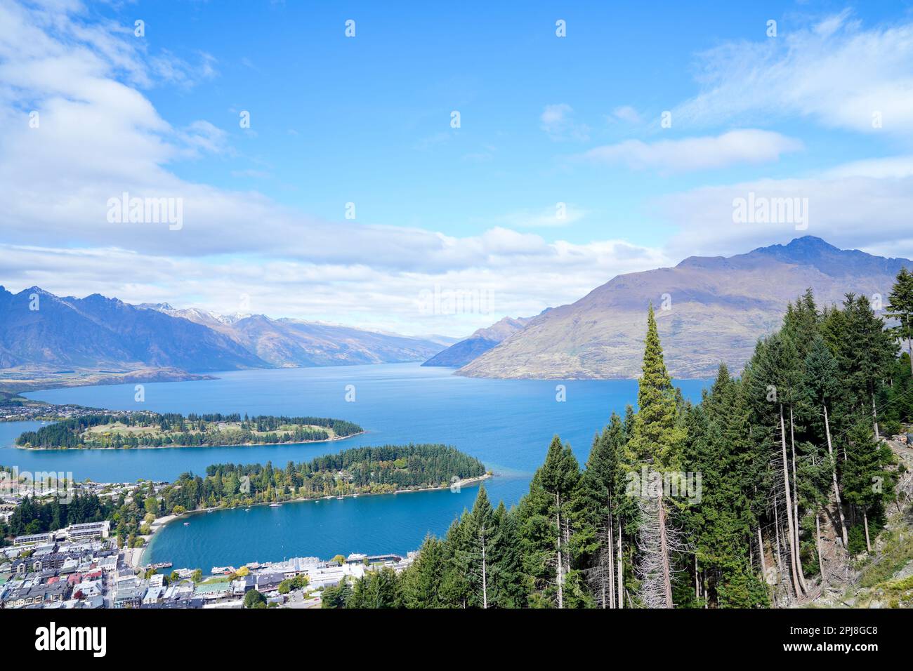 Beautiful breath taking view of a summer day in Queenstown ,New Zealand ...