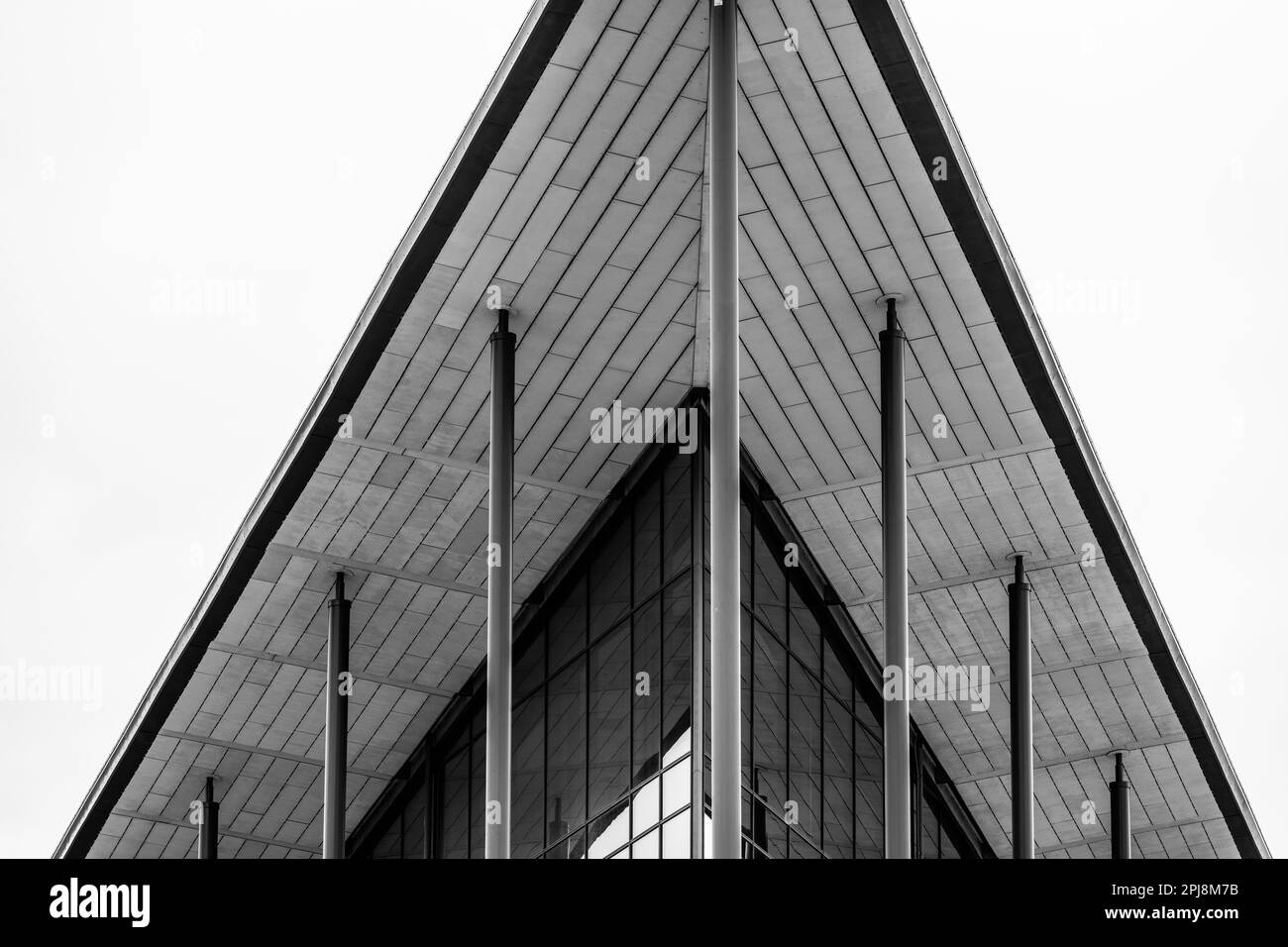 Sharp edge of a modern building Stock Photo - Alamy