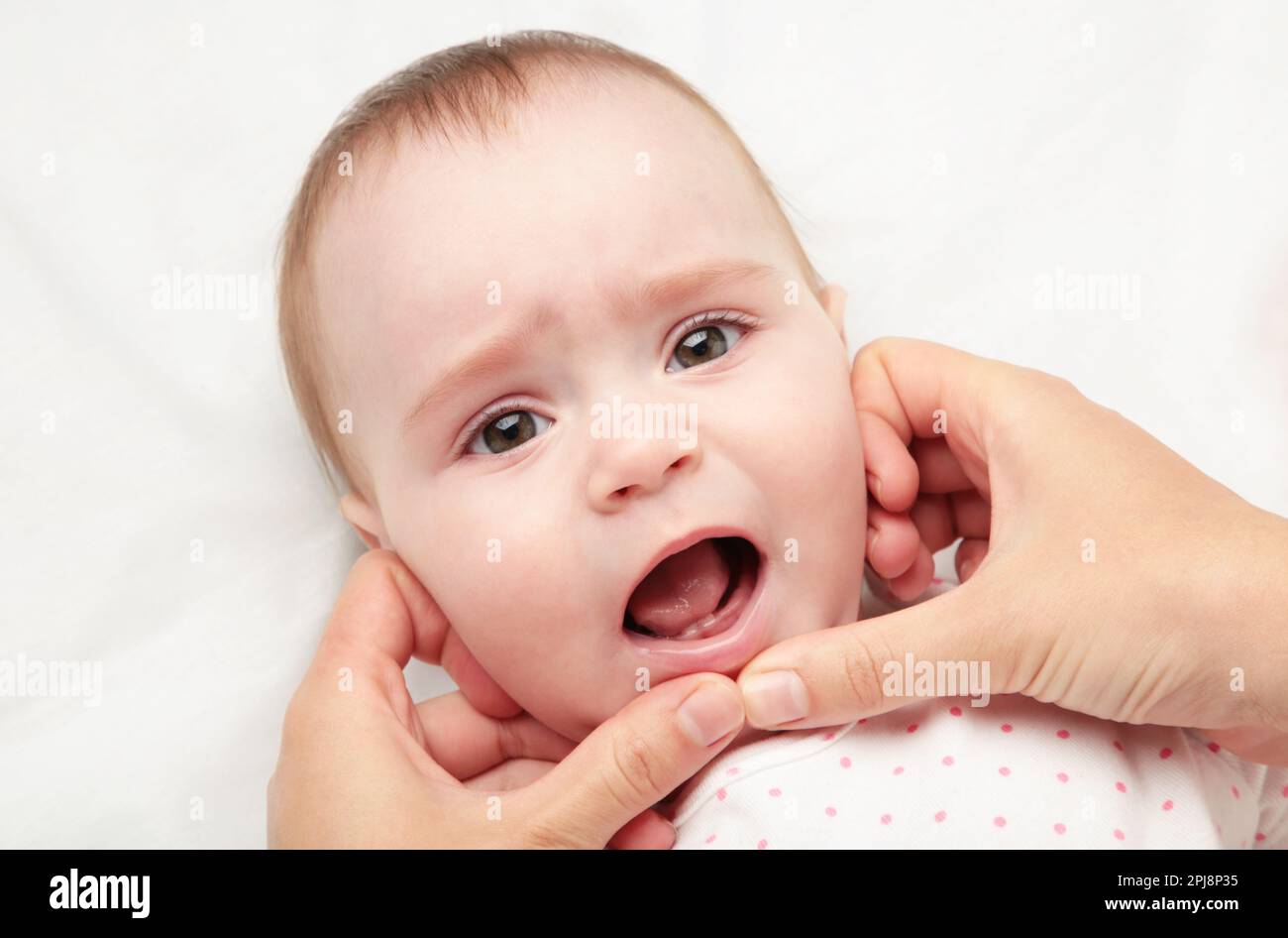 The first two teeth of the baby that the parent must help to keep the ...