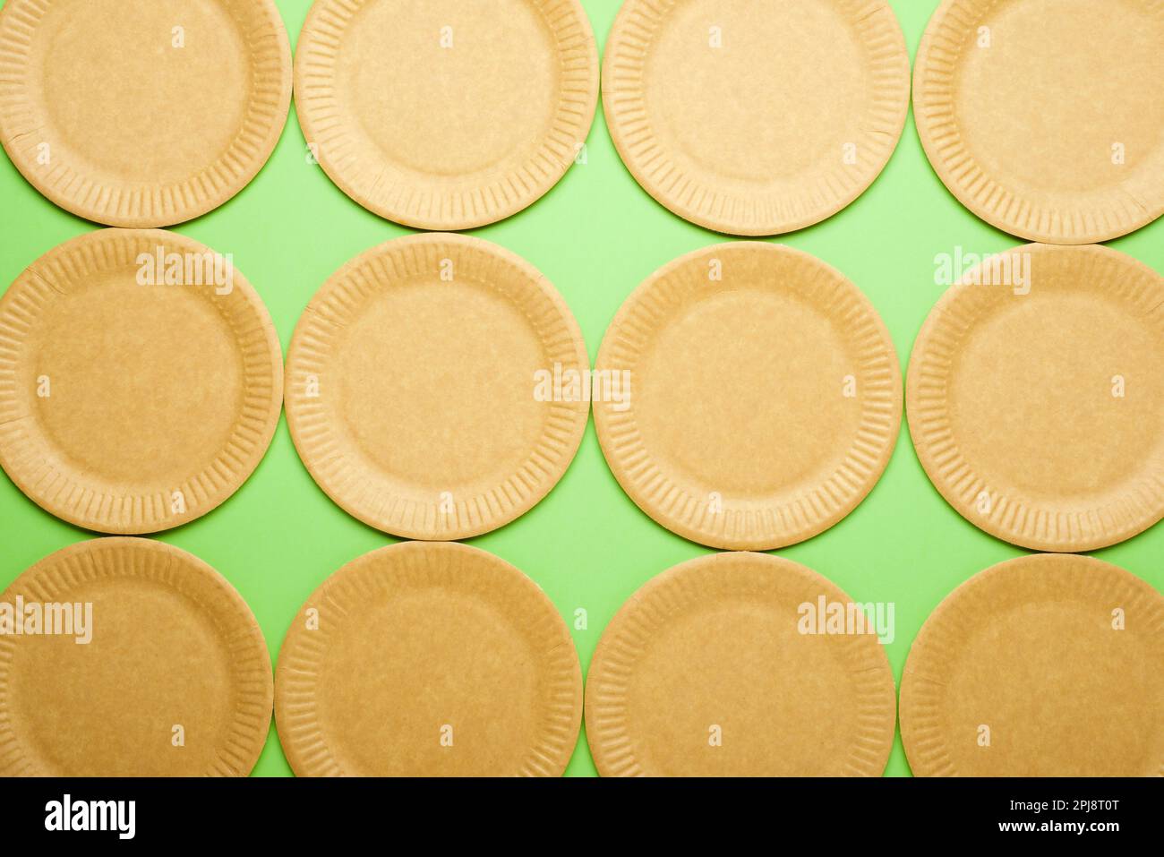 Cardboard dishes hi-res stock photography and images - Alamy