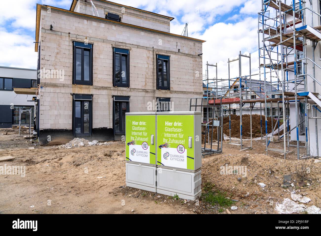 Construction site scaffolding inspection houses hi-res stock ...