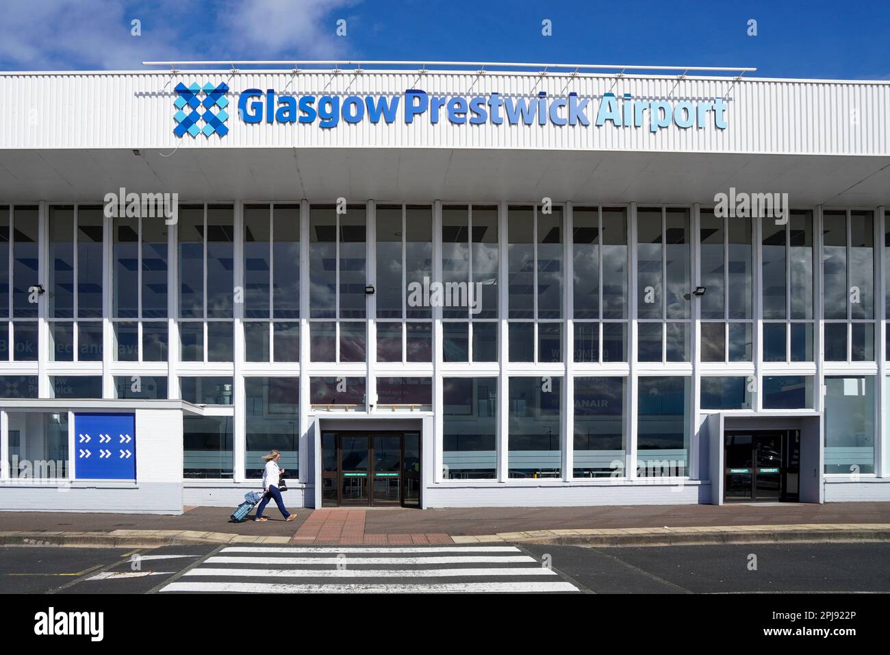 Front entrance to Prestwick International airport terminal building ...