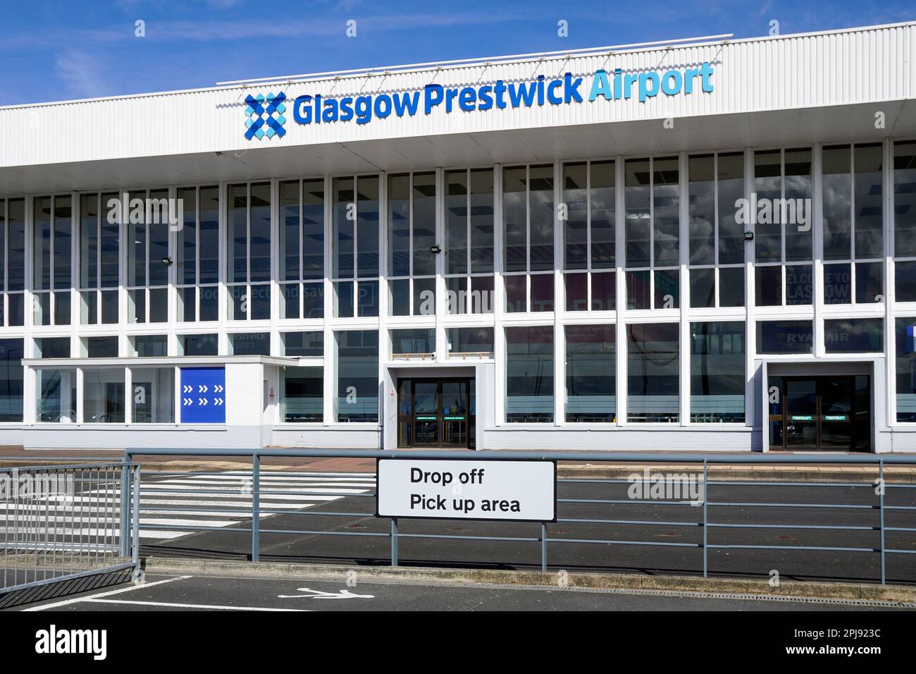 Front entrance to Prestwick International airport terminal building ...