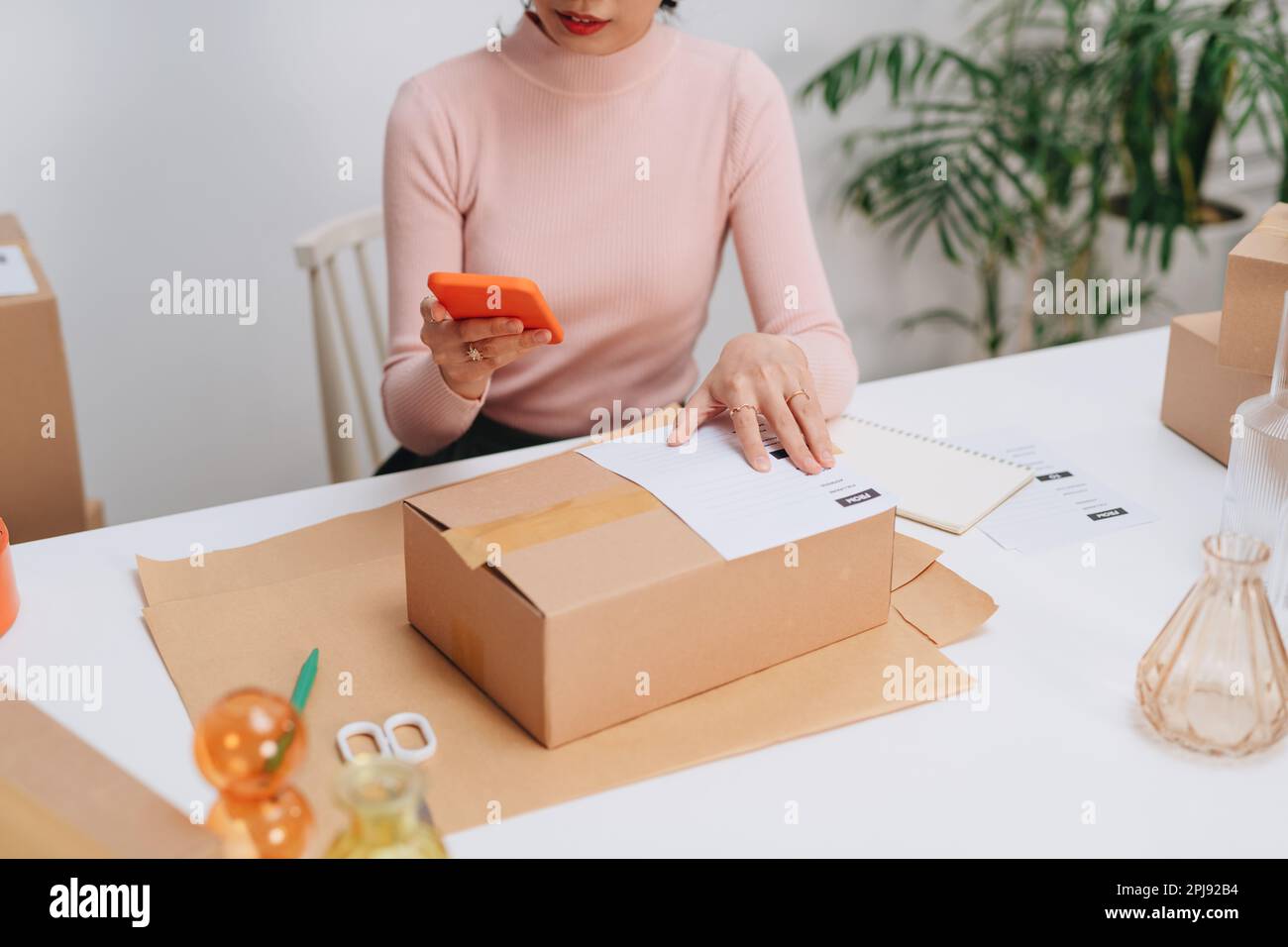 Mobile orders hi-res stock photography and images - Alamy