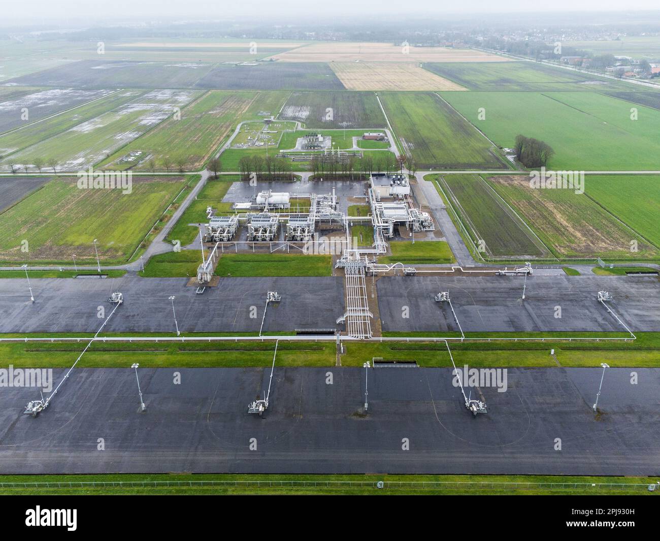 Dutch gas drilling hi-res stock photography and images - Alamy