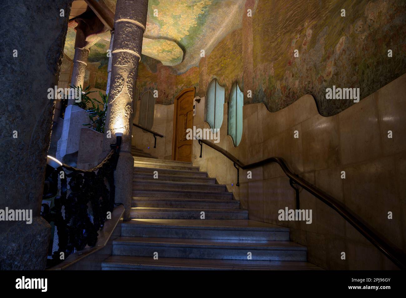 Ventana de escaleras hi-res stock photography and images - Alamy