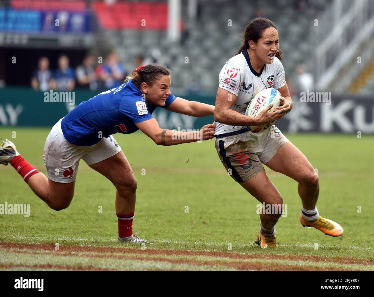 Hong Kong. 1st Apr, 2023. Valentine Lothoz (L) of France vies with Alex ...