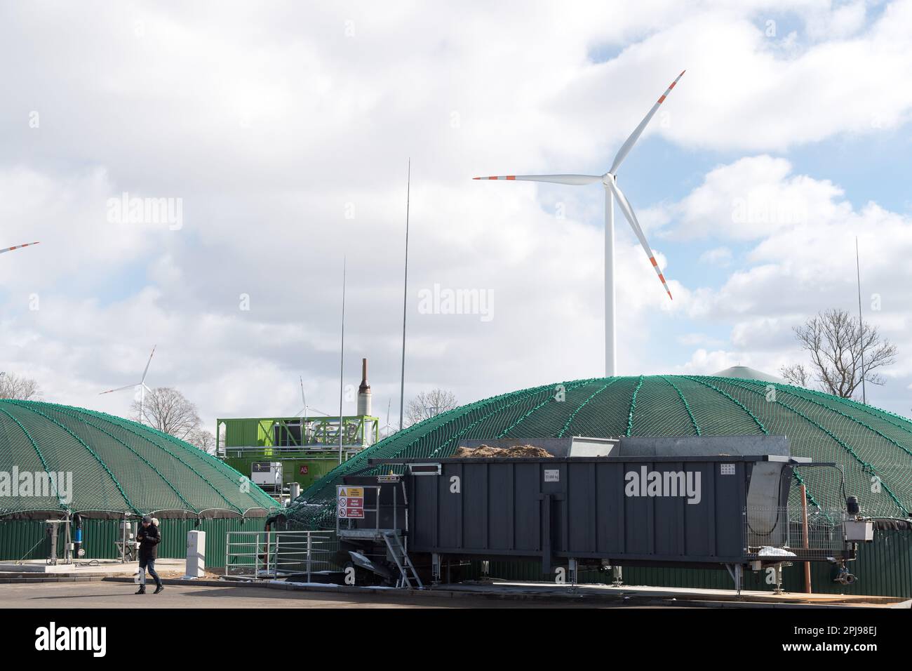 Biogas plant in Wicko, Poland © Wojciech Strozyk / Alamy Stock Photo ...
