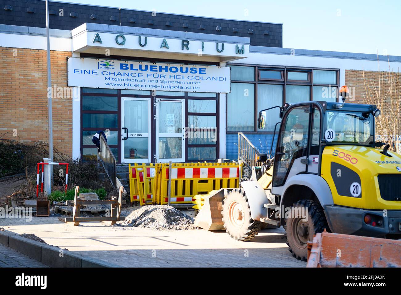 24 March 2023, Schleswig-Holstein, Helgoland: Construction site ...