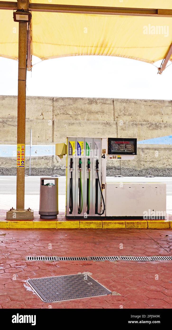 Gas station or service station for automotive refueling Stock Photo - Alamy