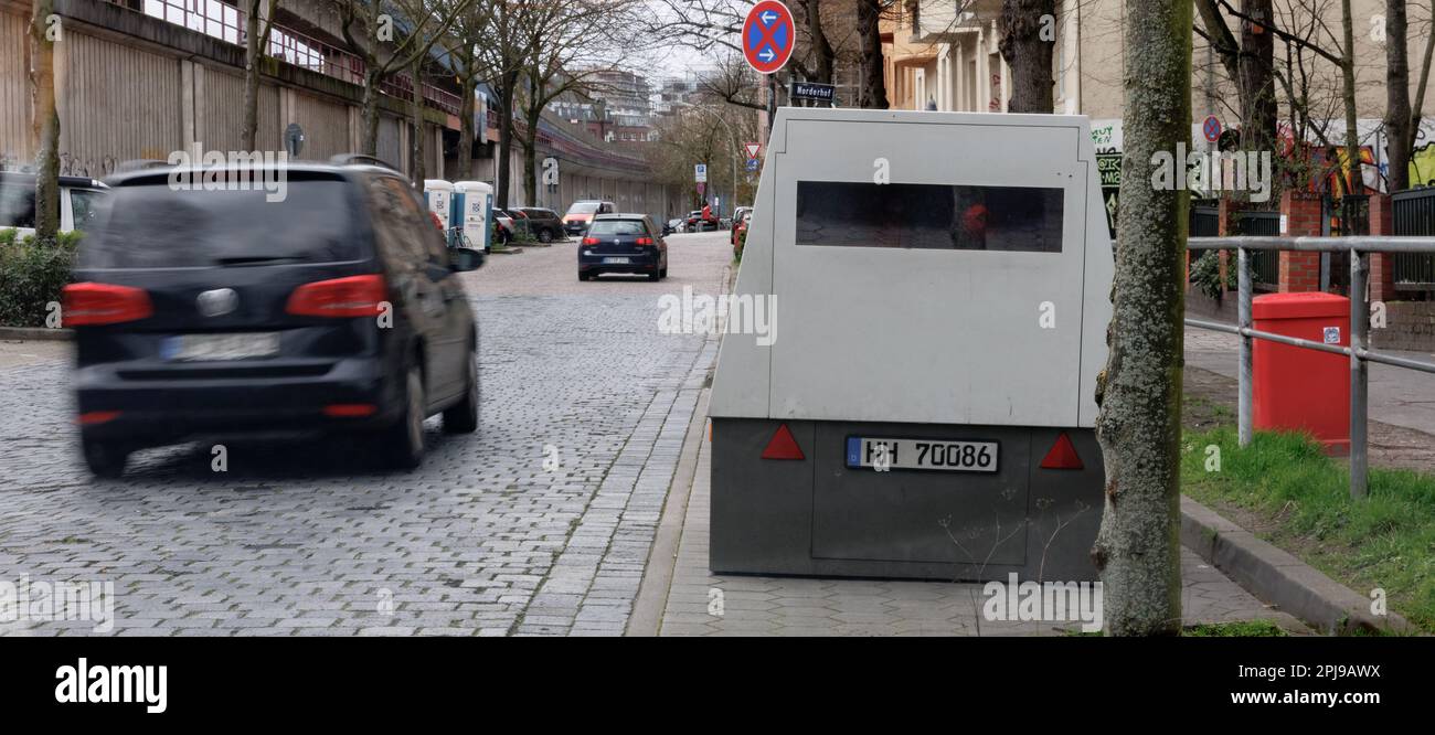 Hamburg, Germany. 28th Mar, 2023. A mobile flash trailer of the type ...