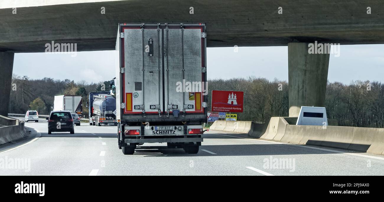 Hamburg, Germany. 28th Mar, 2023. A mobile flash trailer of the type ...