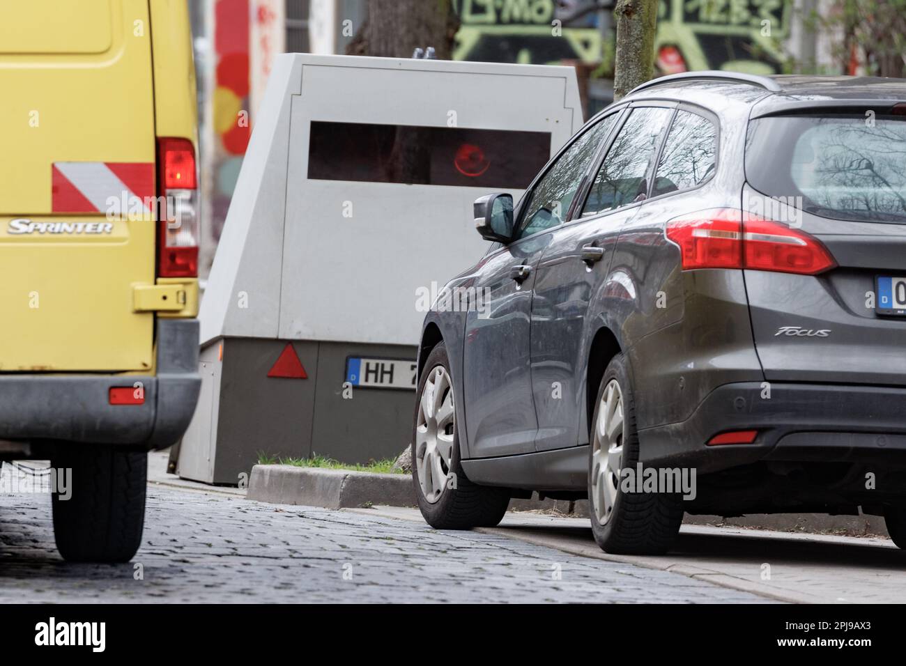 Hamburg, Germany. 28th Mar, 2023. A mobile flash trailer of the type ...