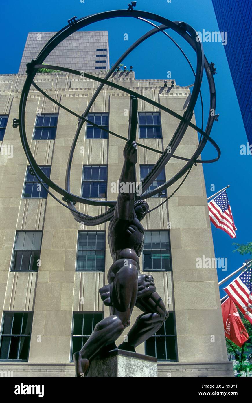 ATLAS STATUE (©LEE LAWRIE 1937) ROCKEFELLER CENTER (©RAYMOND HOOD 1939 ...