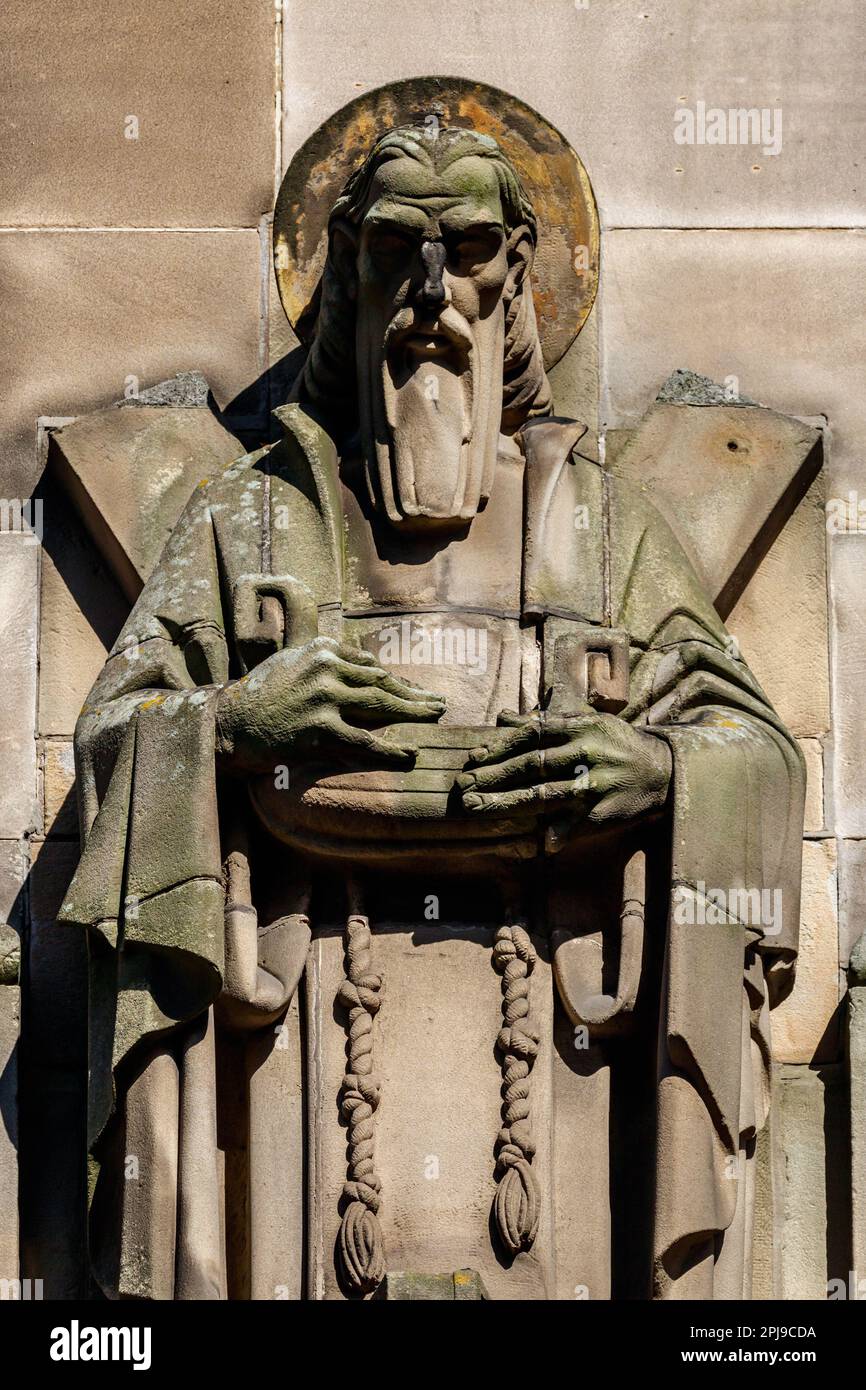 Saint andrew statue hi-res stock photography and images - Alamy