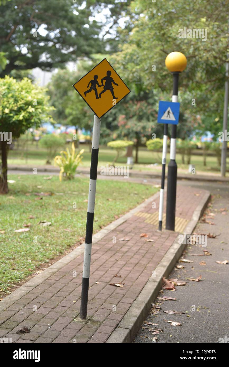road mark sign Stock Photo - Alamy