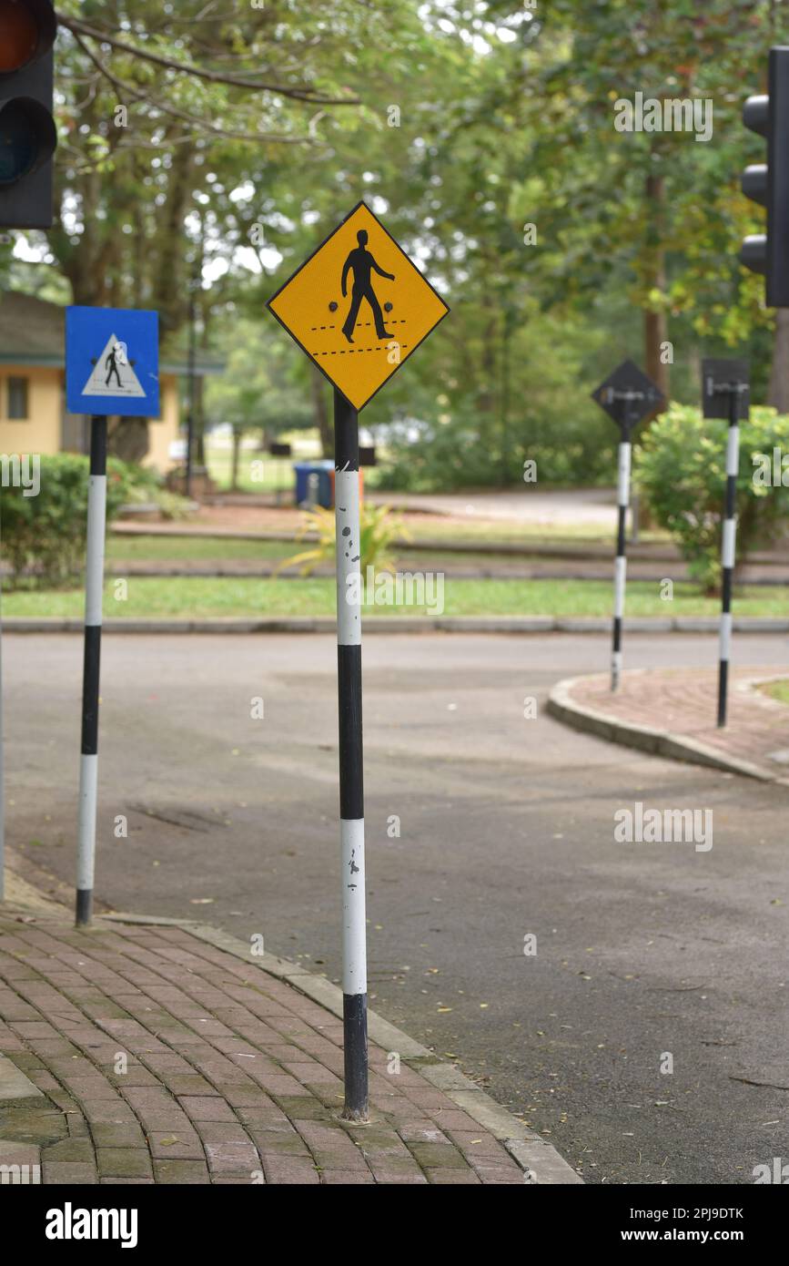 road mark sign Stock Photo - Alamy