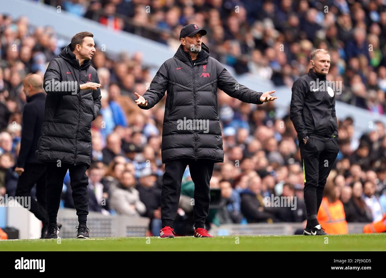 Liverpool manager Jurgen Klopp on the touchline during the Premier ...