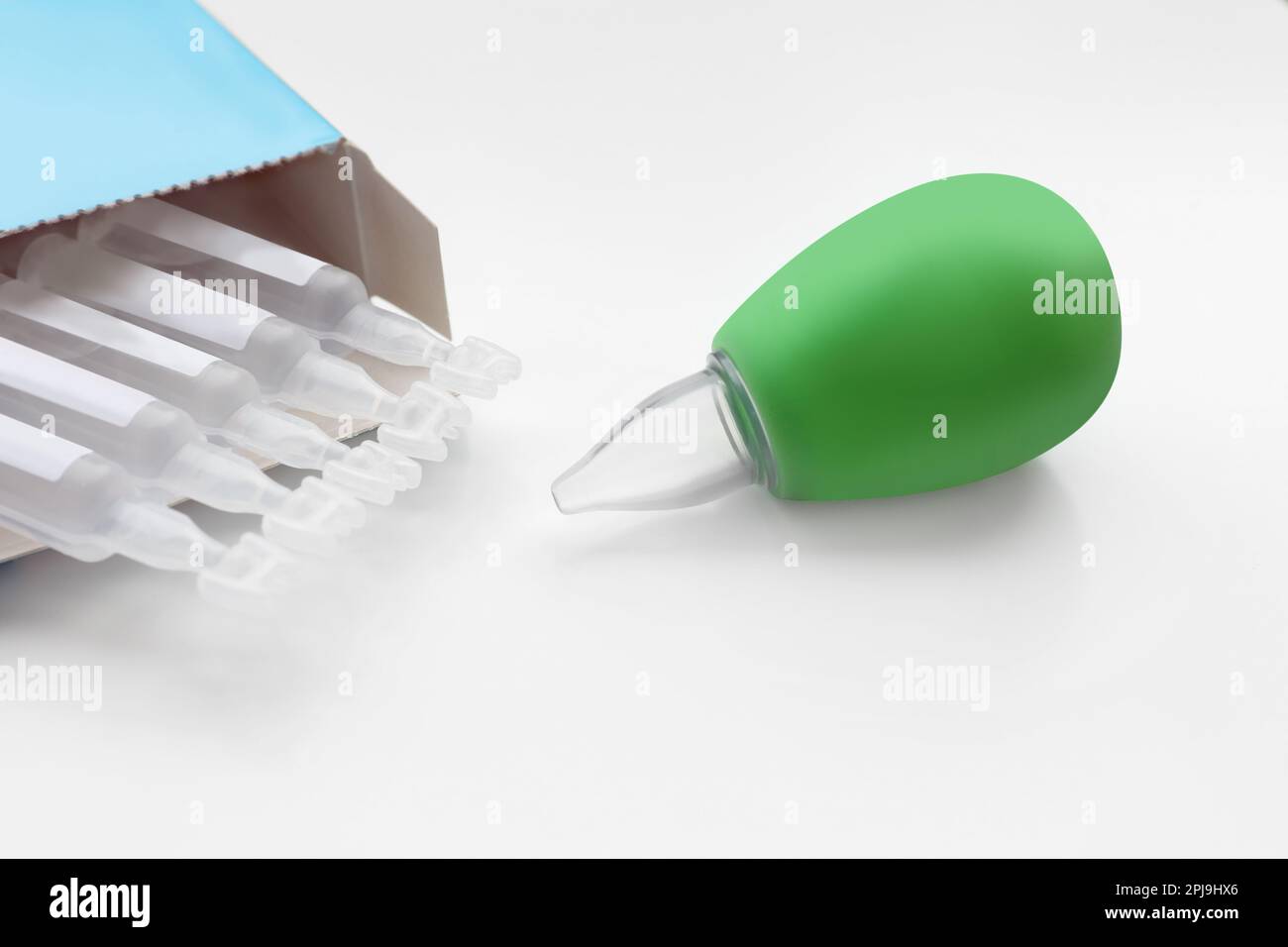 Package with single dose ampoules of sterile isotonic sea water ...