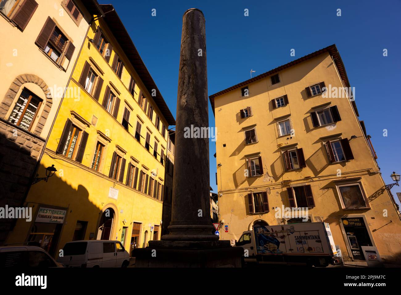 Colonna di San Felice in Pizza Sn Felice near the Pitti Place in ...