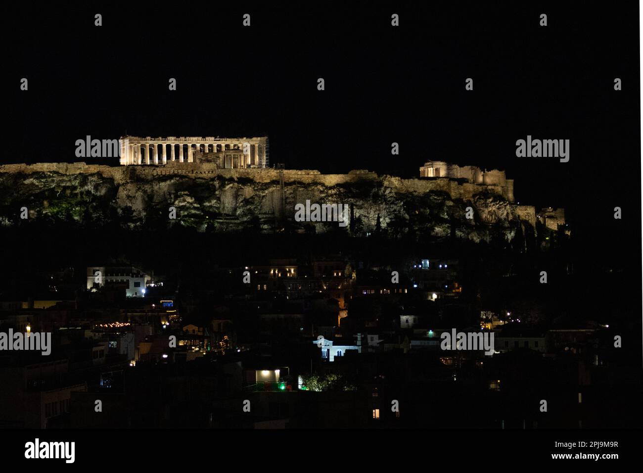 The acropolis at night, featuring the Parthenon, Atens, Greece Stock ...