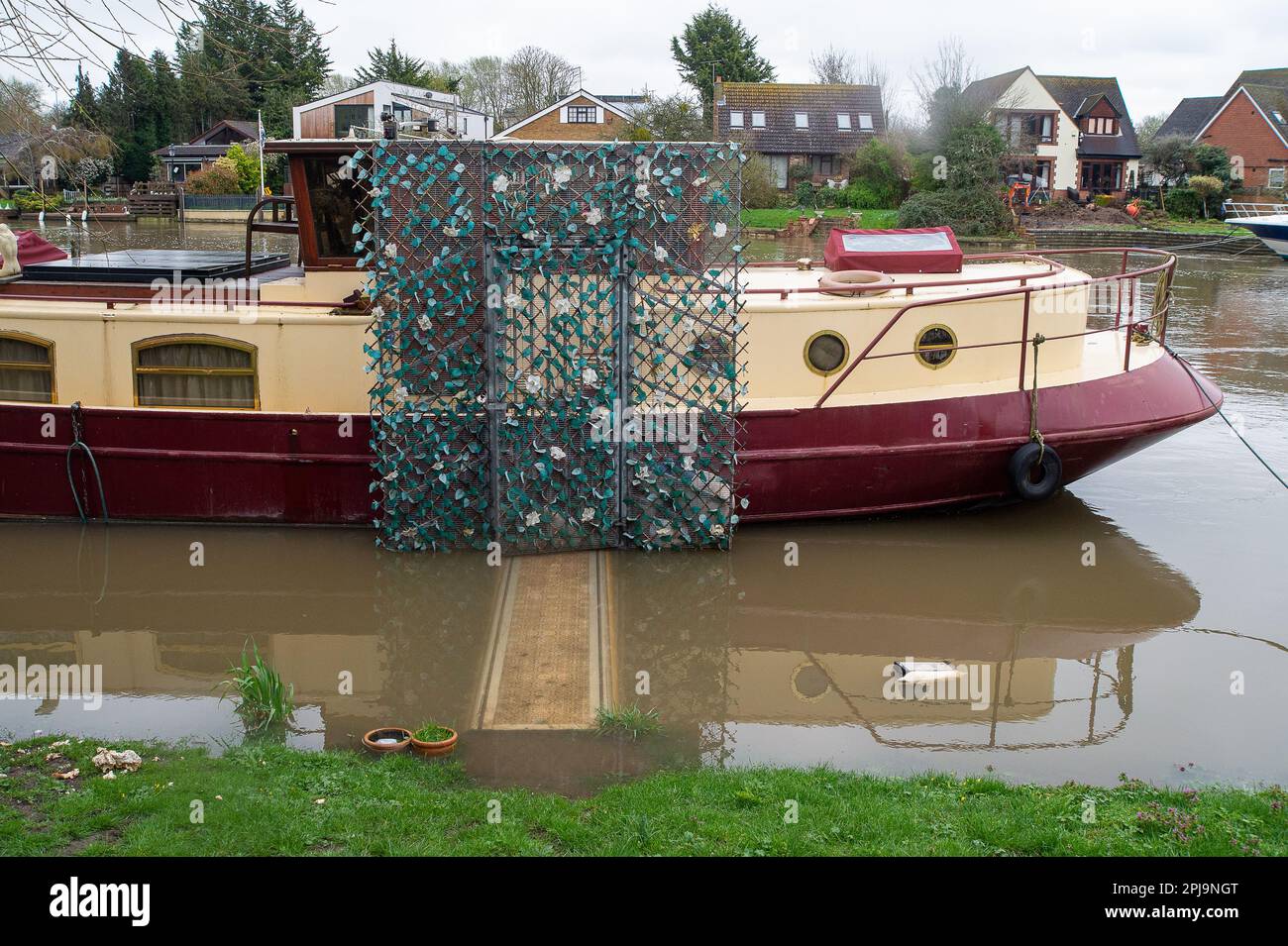 Flood walkways hi-res stock photography and images - Alamy
