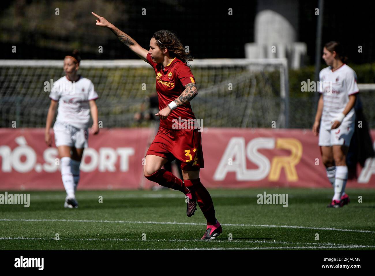 Rome, Italy. 01st Apr, 2023. Elena Linari of AS Roma celebrates after ...