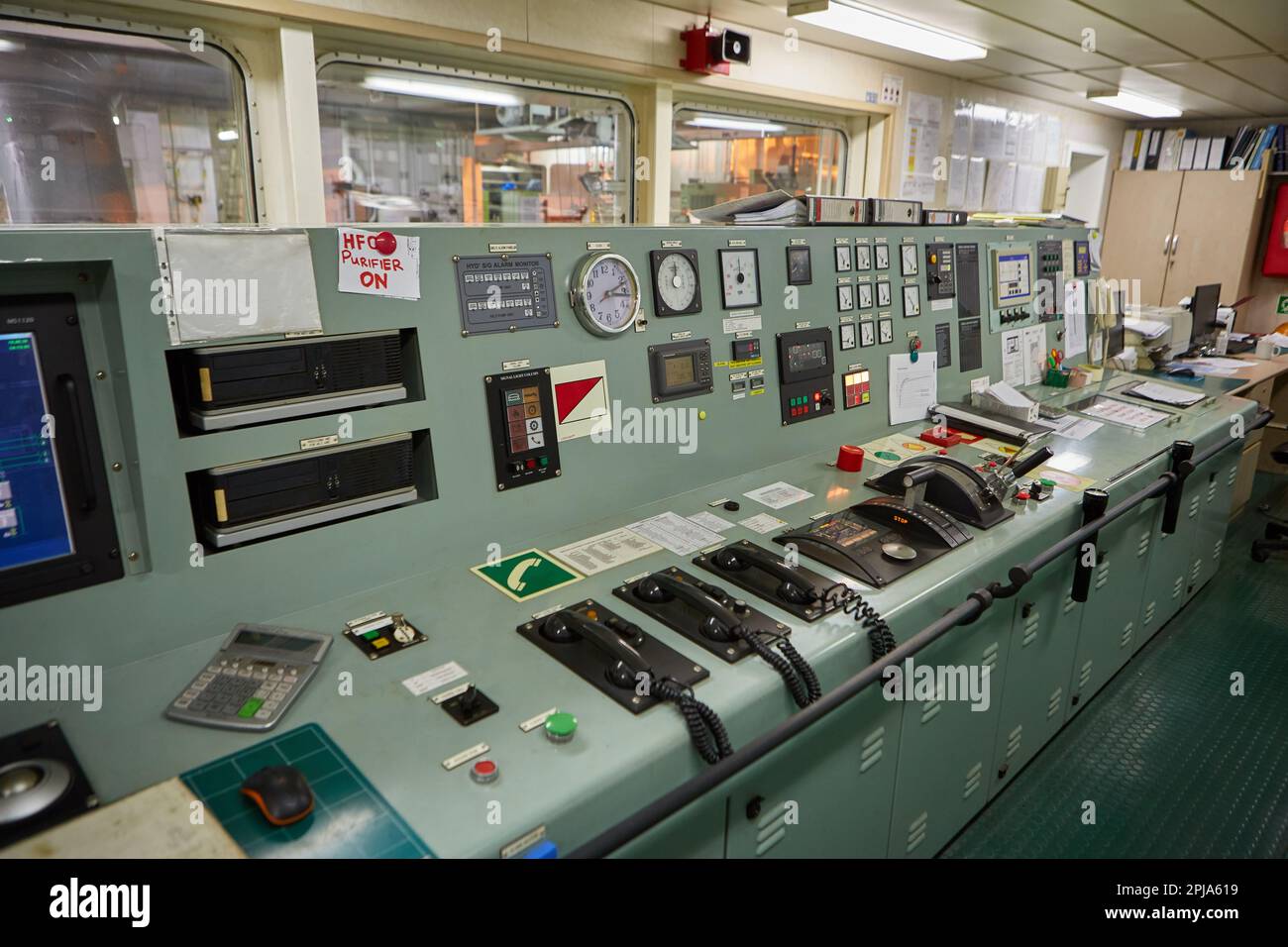 Control room oil rig hi-res stock photography and images - Alamy