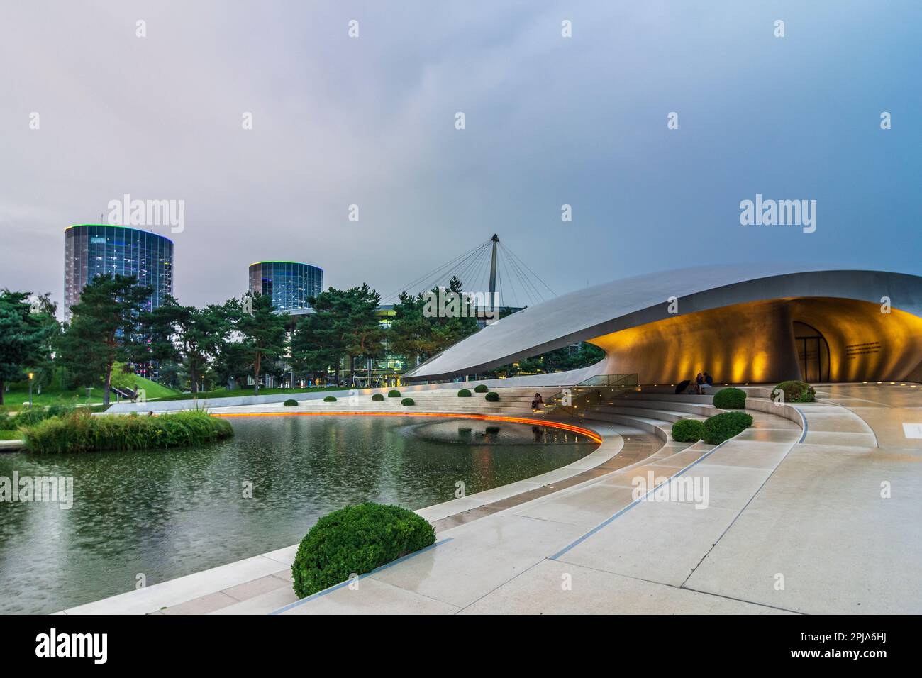 Wolfsburg: Autostadt visitor attraction adjacent to the Volkswagen ...