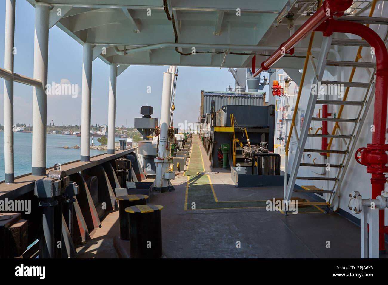 Deck cargo ship hi-res stock photography and images - Alamy
