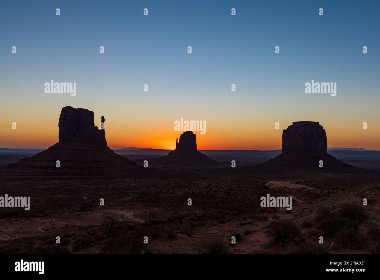 Sunrise monument valley usa hi-res stock photography and images - Alamy