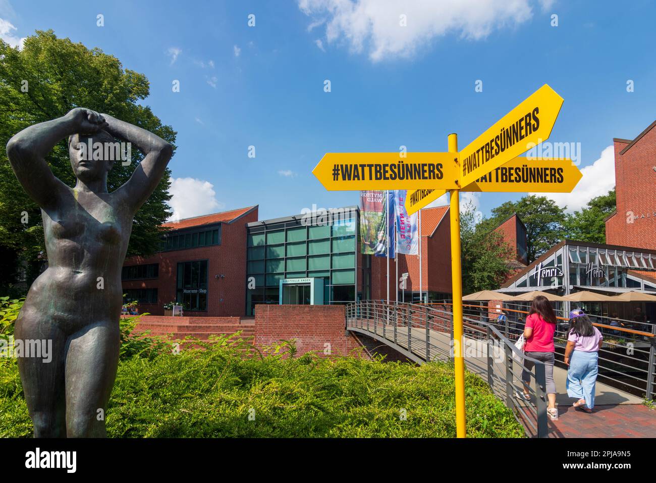 Emden: art museum Kunsthalle, canal Stadtgraben in Ostfriesland ...